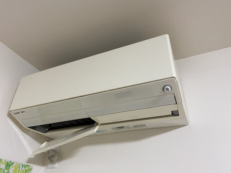 自宅で簡単に！エアコンフラップの修理方法と必要な部品の選び方 | はるいえ